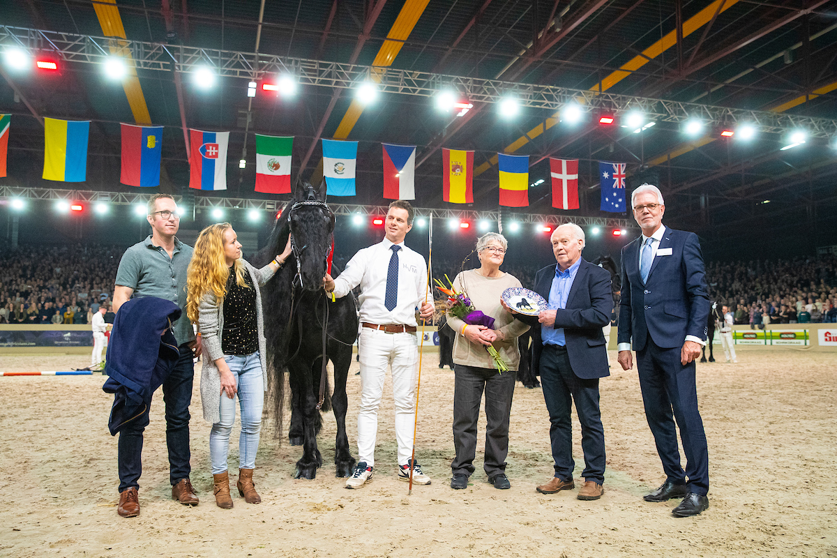 Emotioneel afscheid van jubilerende Jasper 366 (met video) - KFPS